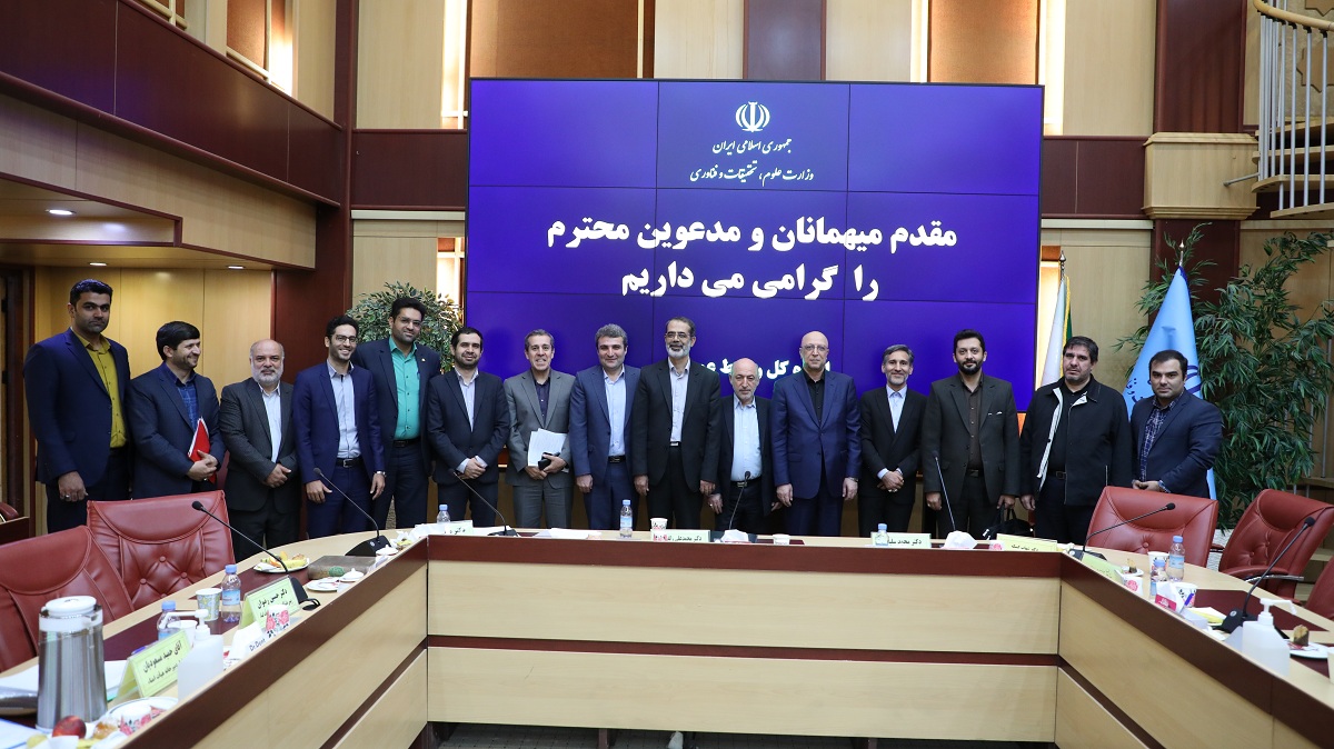 اولین دوره هیئت امنای دانشگاه ملایر با صدور احکام توسط وزیر محترم عتف